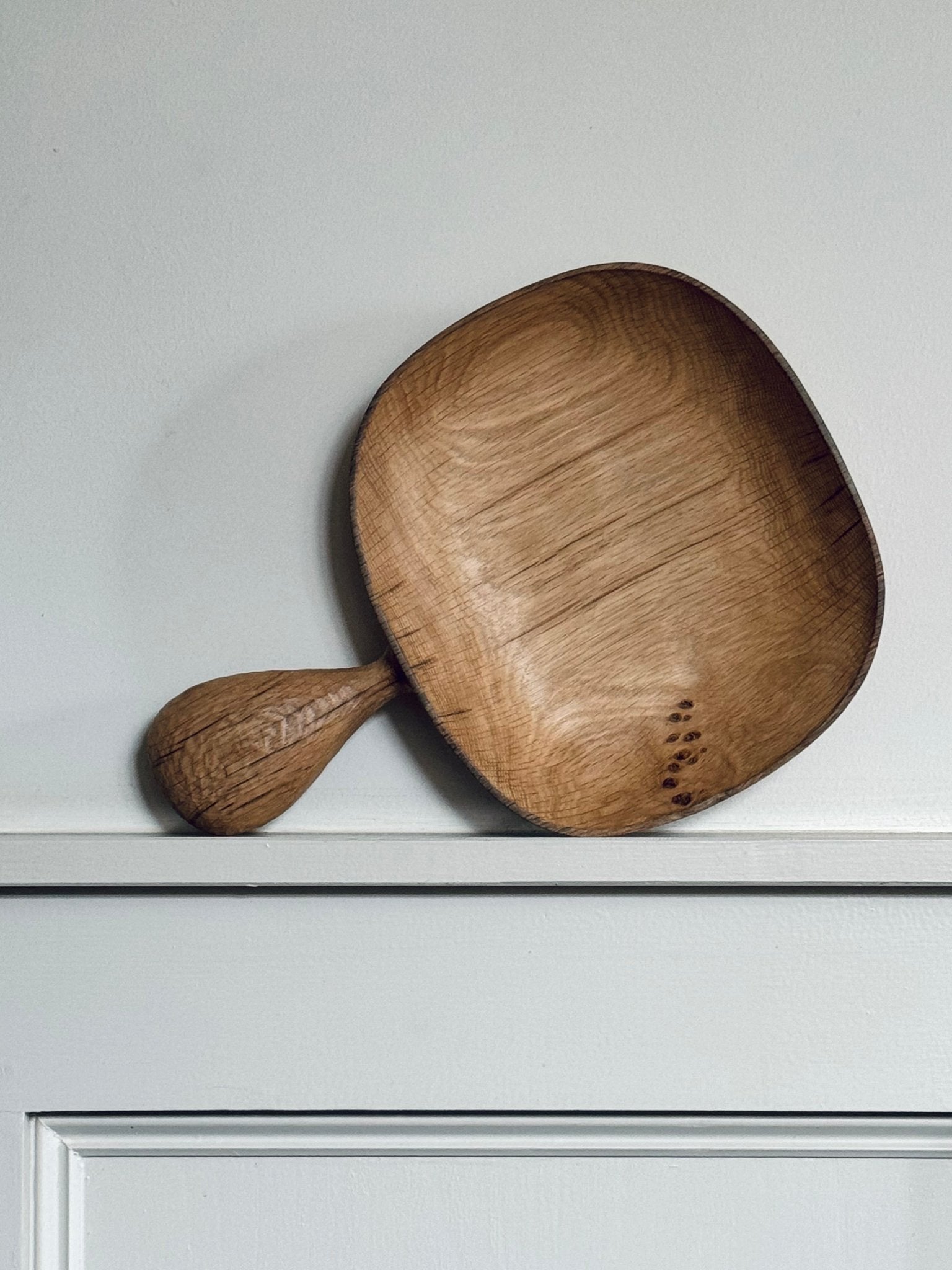 Extra Large Oak Plate Scoops – The Merchant's Table