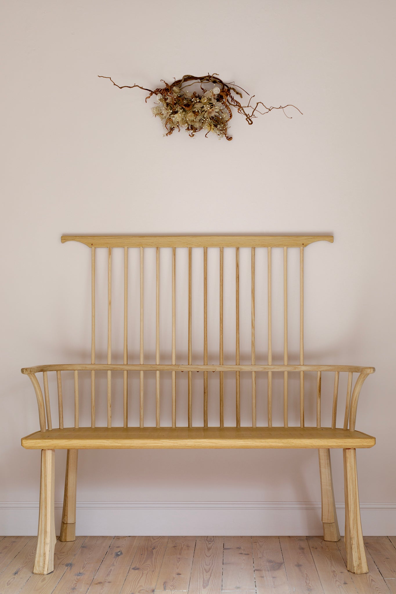 The Suffolk High Back Settle - Jim Parsons – The Merchant's Table