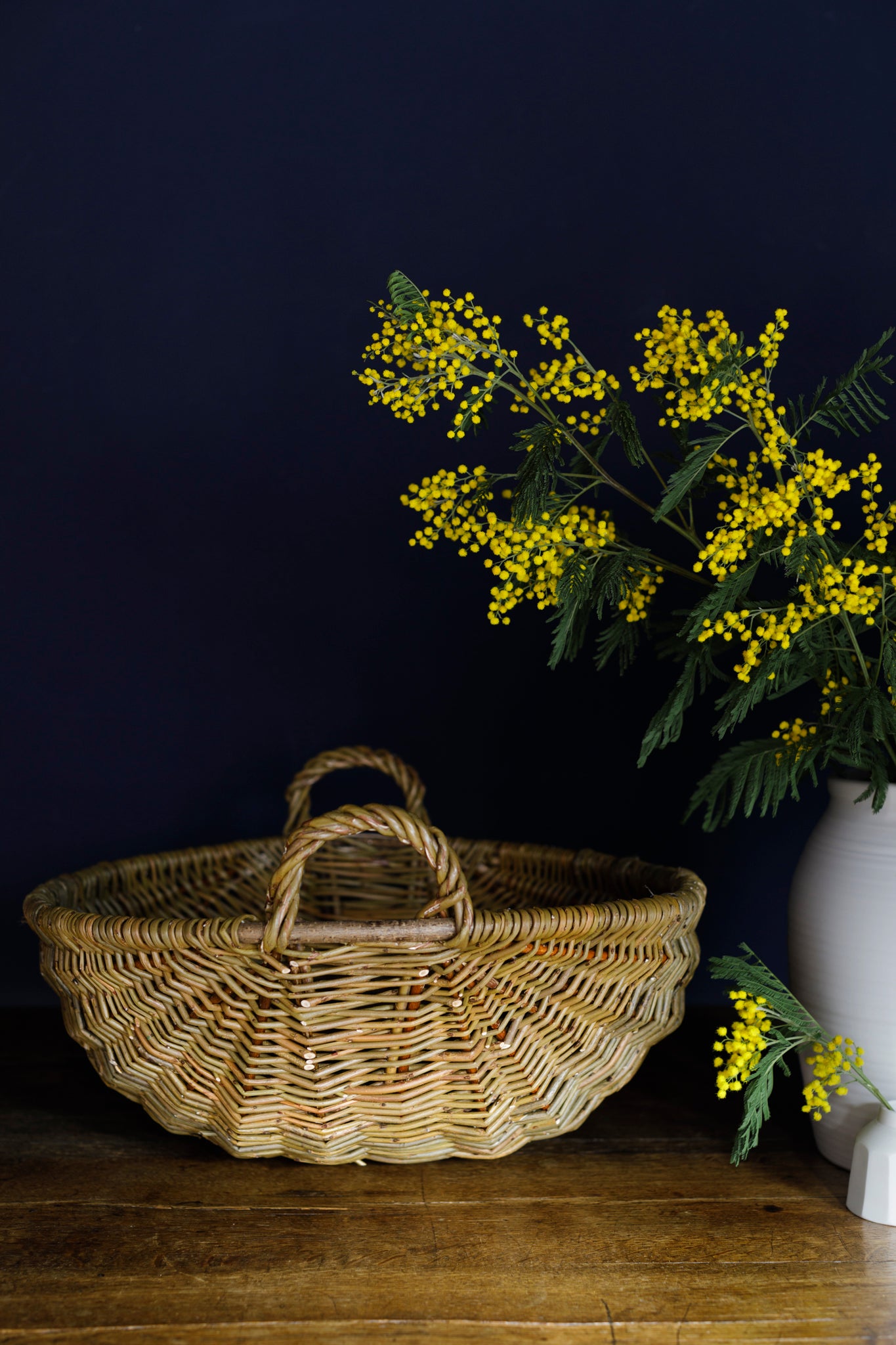 Willow Round Frame Basket - Jo Hammond – The Merchant's Table